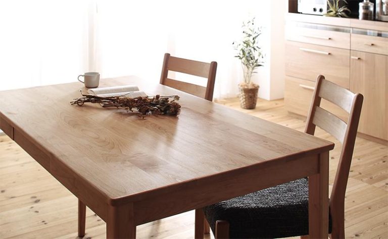 無垢材テーブルの汚れは落とせる！お手入れ方法とおすすめ10選 | COVEARTH MAGAZINE